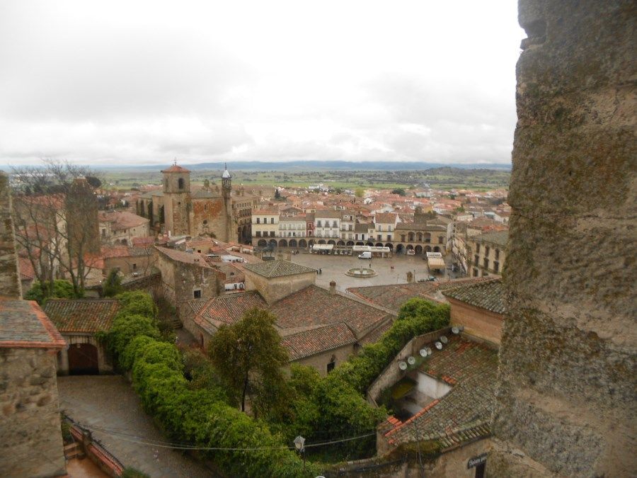 Trujillo Tours: El Corral del Rey and city tour | Winebus